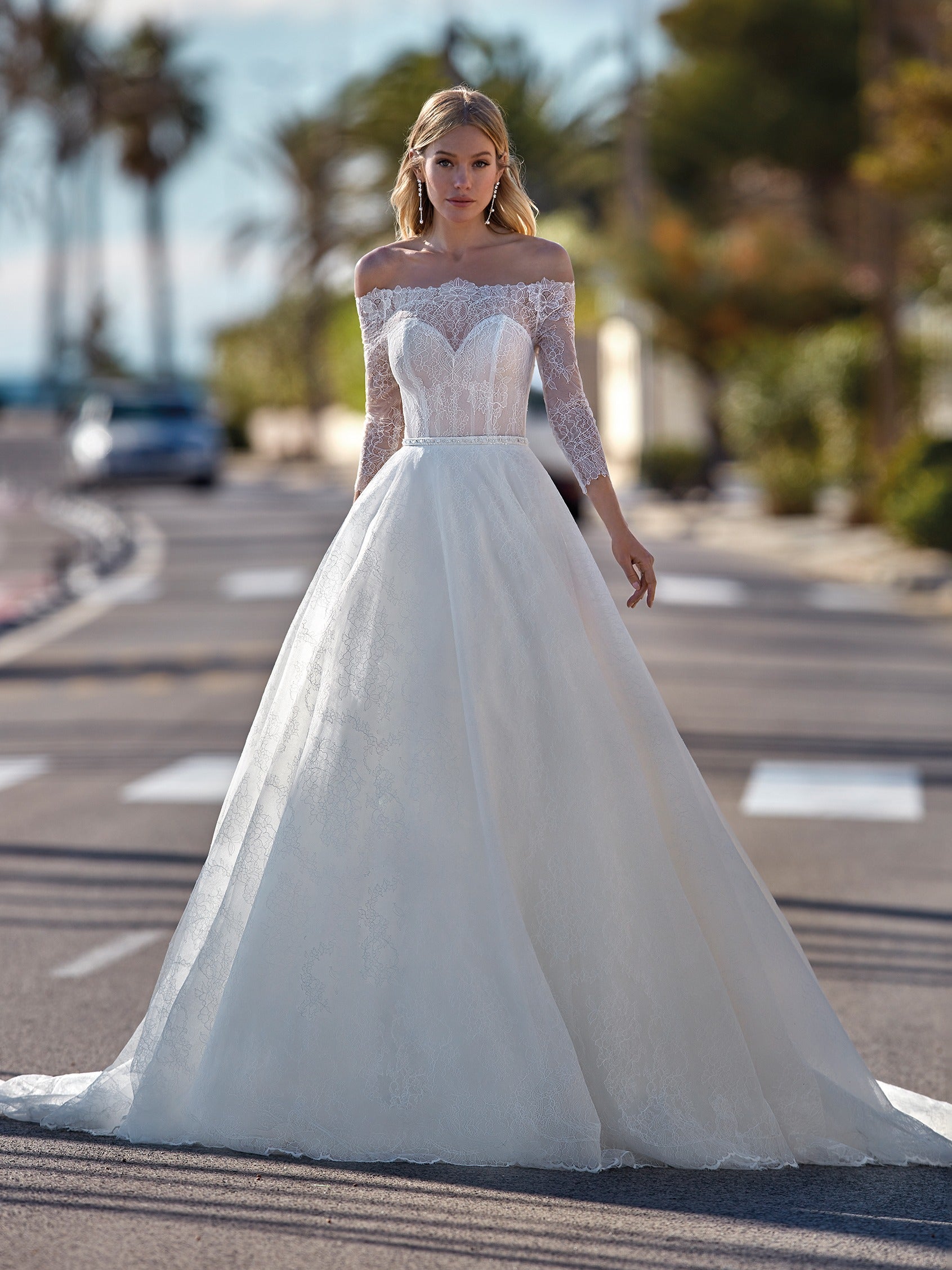 REGINA | Strapless princess wedding dress | St. Patrick